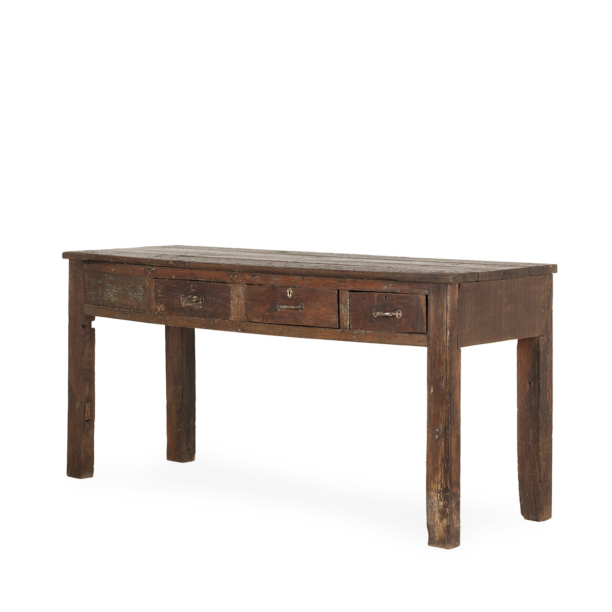 Old wooden table, ideal for vintage spaces.