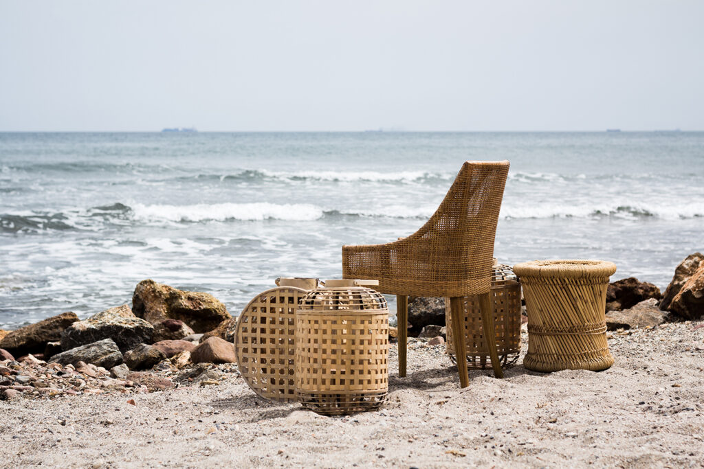 Furniture and natural décor with materials and fibres.