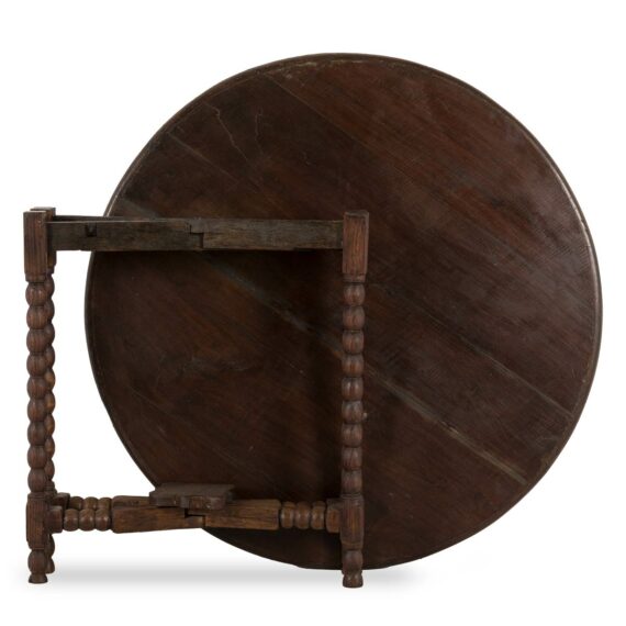 Old wooden table, ideal for vintage spaces.